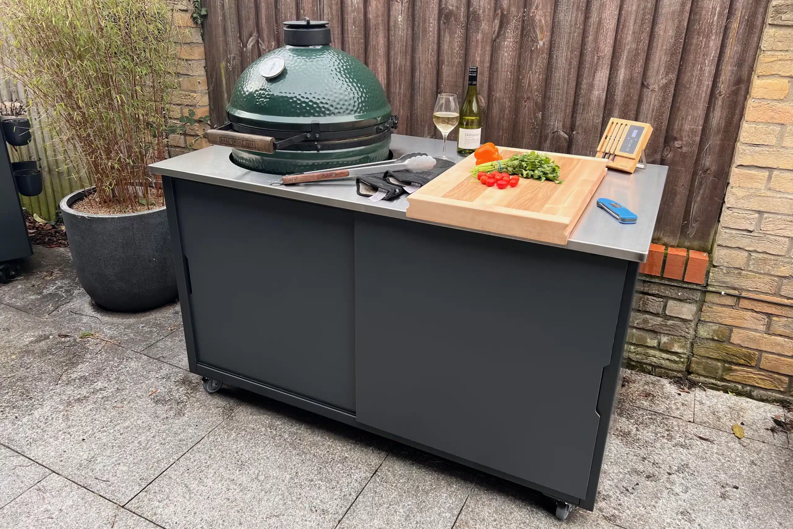 Big Green Egg Bases - Meat Smoke Fire